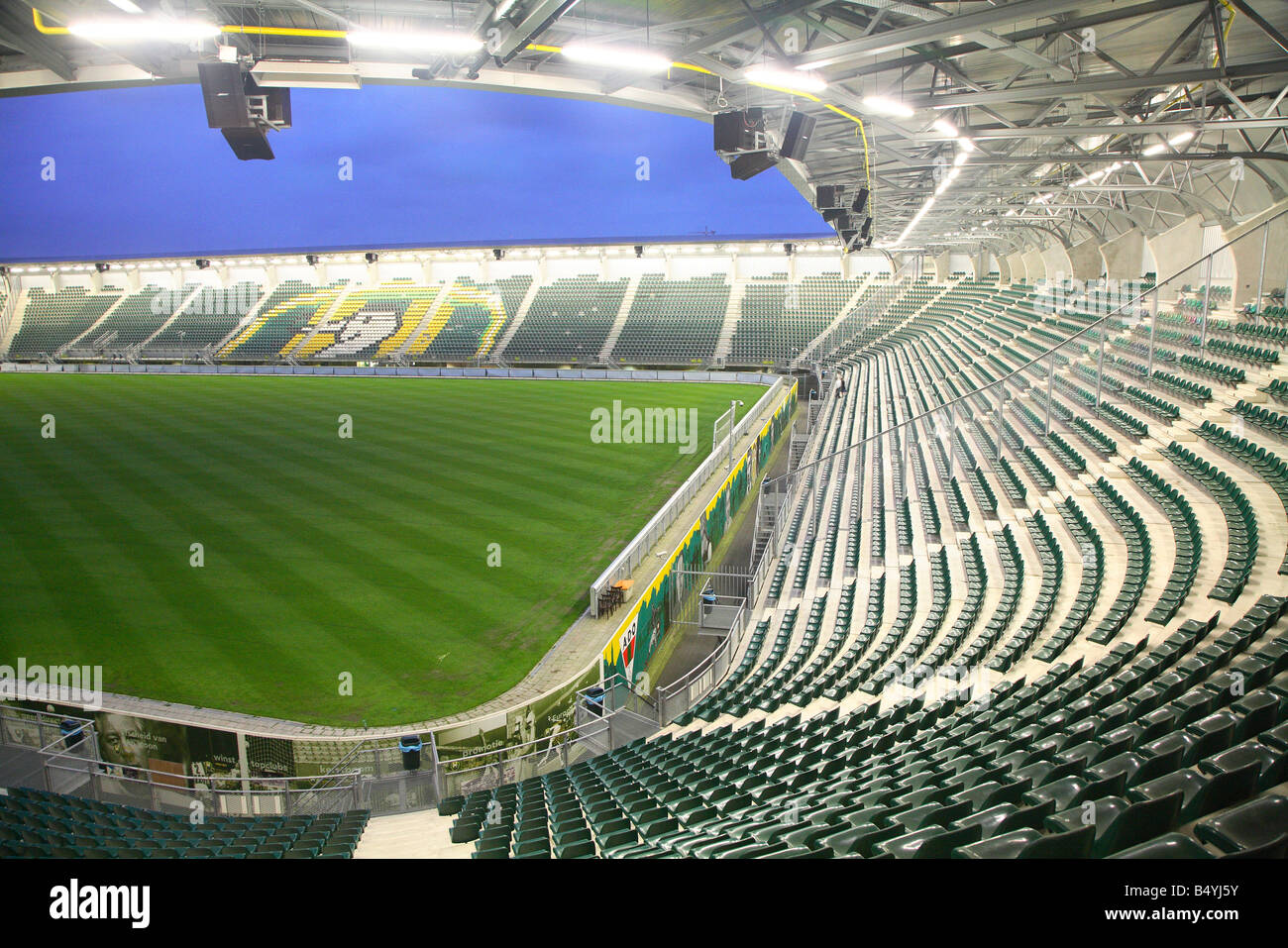 The den stadium immagini e fotografie stock ad alta risoluzione - Alamy