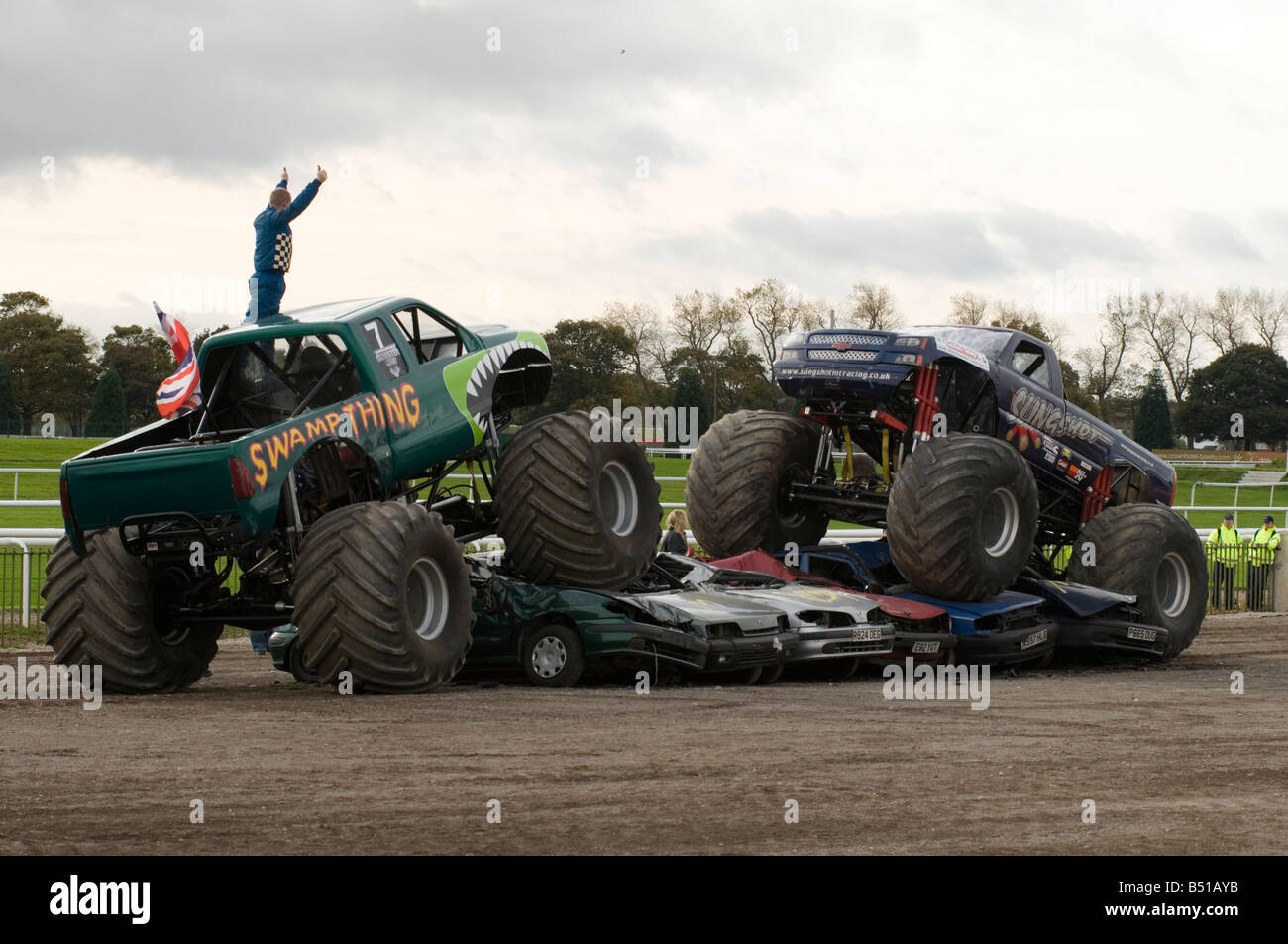 Monster truck grandi ruote camion suv suv offroader 4 da quattro 4X4 ...