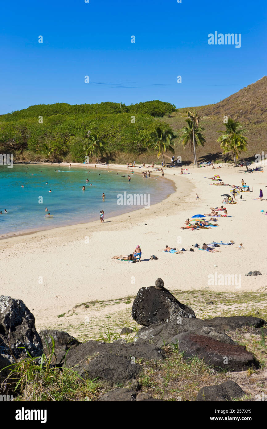 Spiaggia di Anakena, l'isola di spiagge di sabbia bianca orlate da ...
