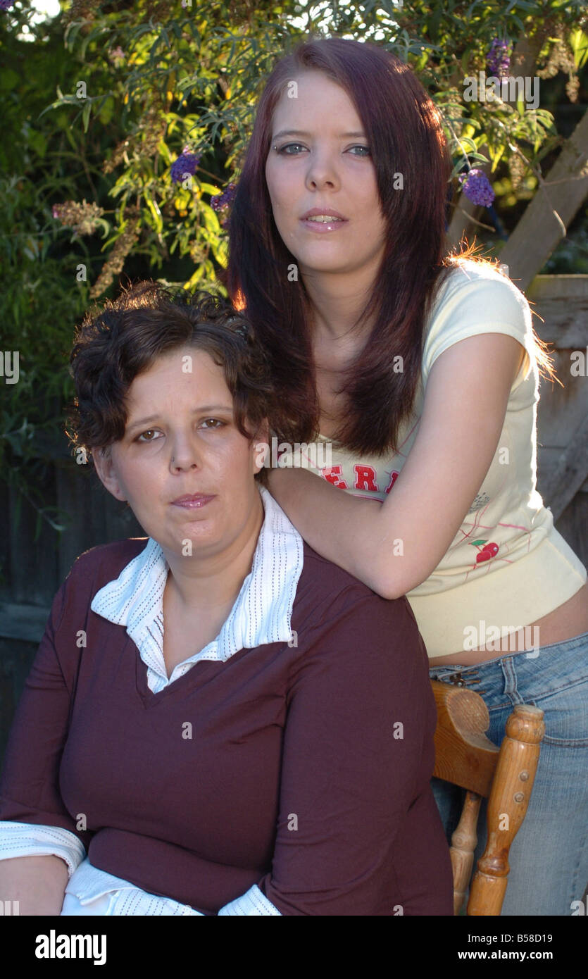 VICKY JAGGERS(32Y) è stata violentata da lei 18 anno vecchio fratello David quando aveva 12 anni ...