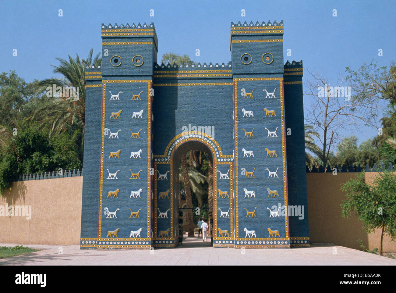 Ishtar Gate Babilonia Iraq Medio Oriente G Thouvenin Foto stock - Alamy