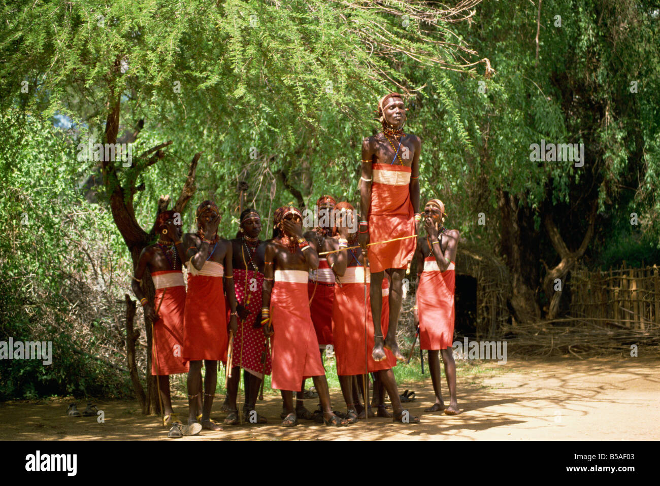 Samburu dancing immagini e fotografie stock ad alta risoluzione - Alamy