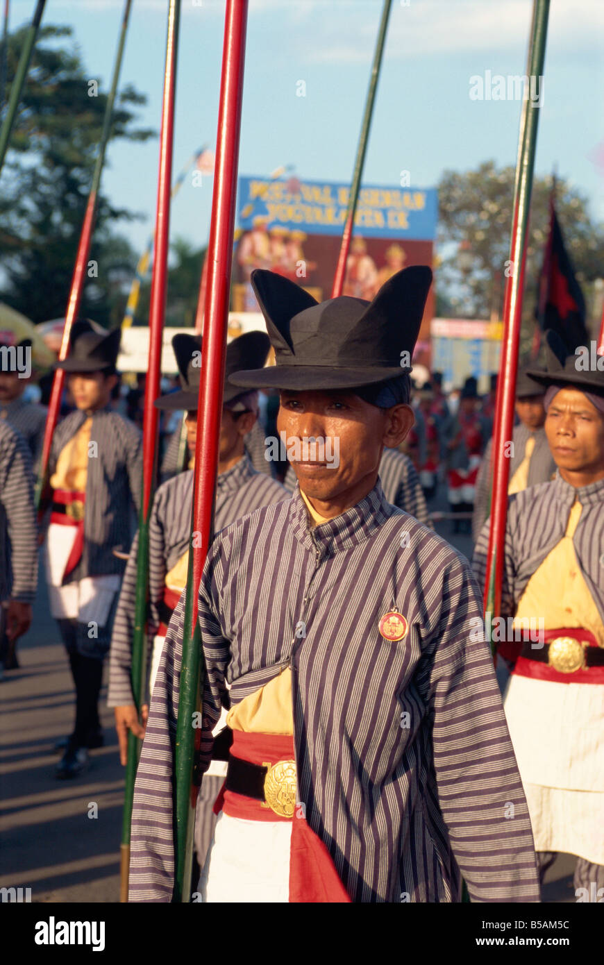 Costumes people java indonesia man immagini e fotografie stock ad alta ...