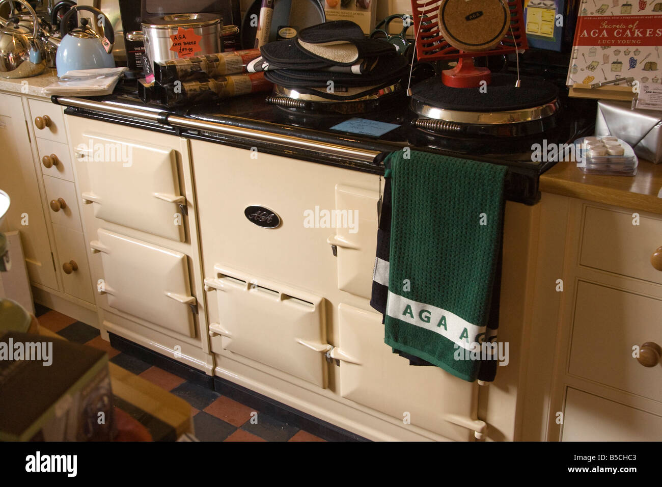 Aga range cooker immagini e fotografie stock ad alta risoluzione - Alamy