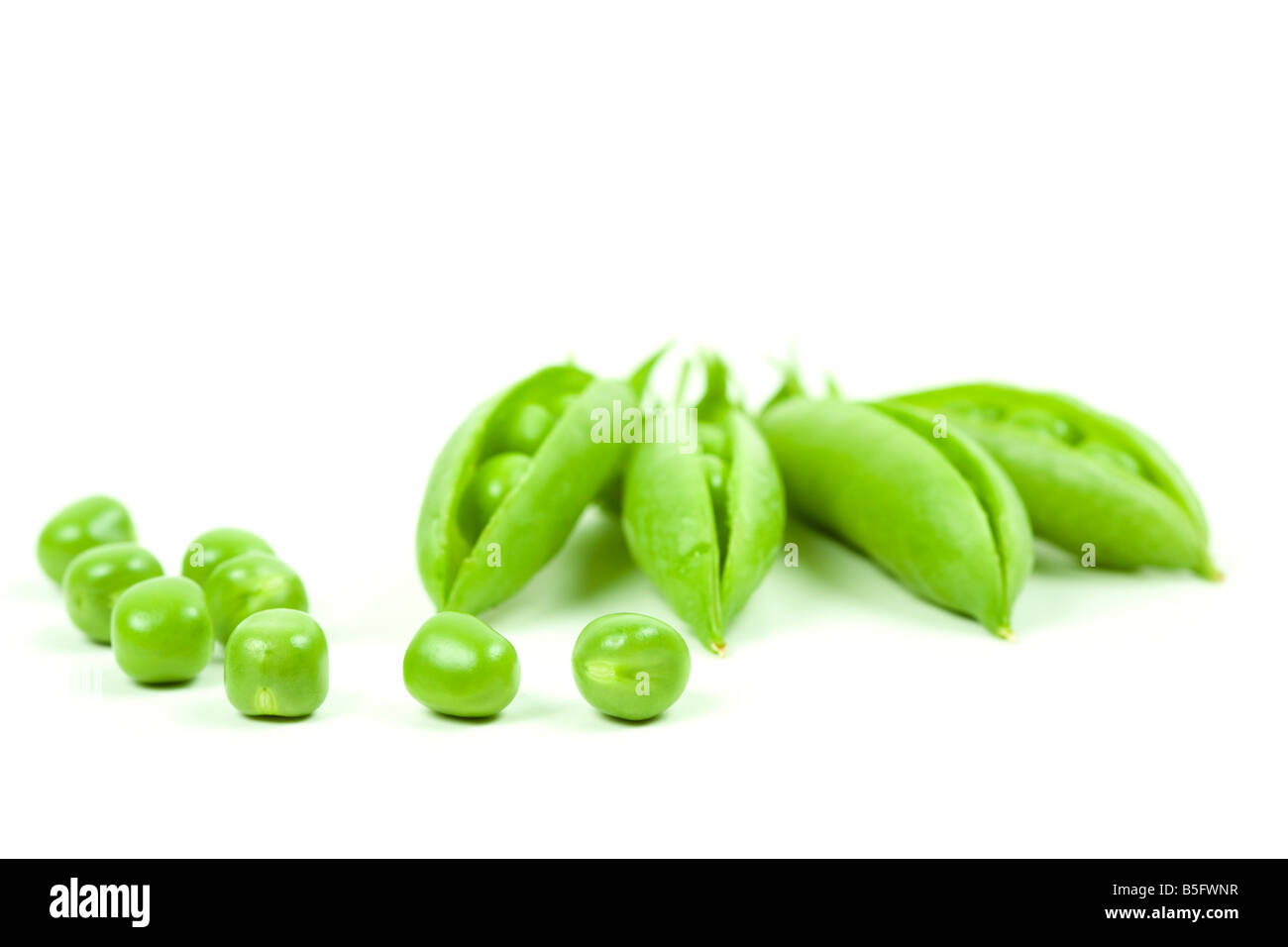 Sfondo bianco di piselli dolci immagini e fotografie stock ad alta ...