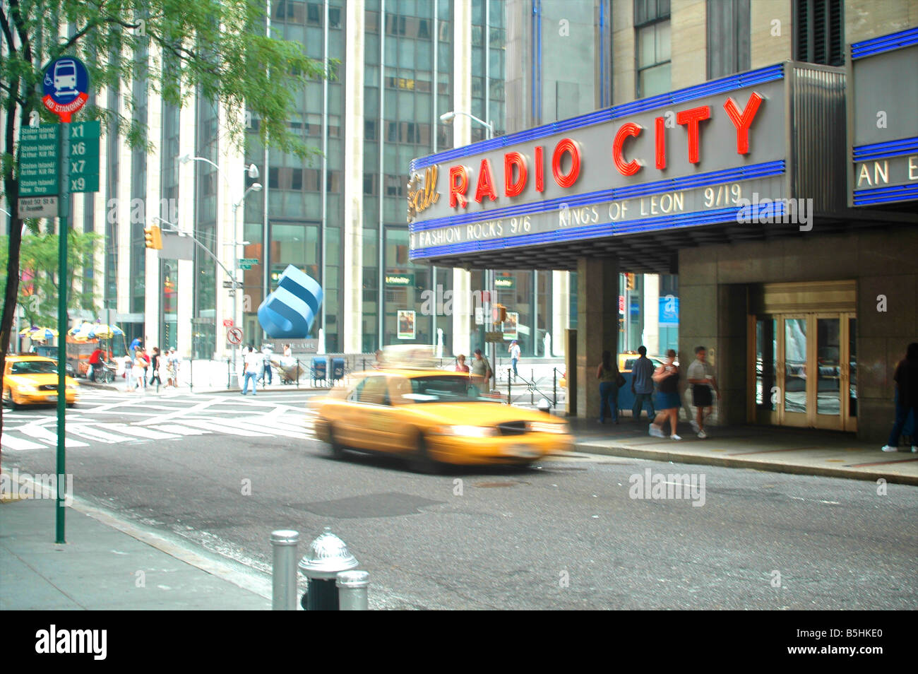 Radio city new york immagini e fotografie stock ad alta risoluzione - Alamy