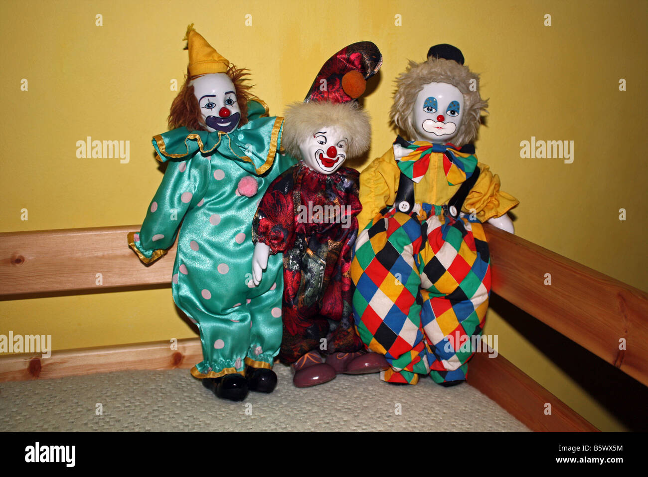 Pagliacci colorati immagini e fotografie stock ad alta risoluzione - Alamy