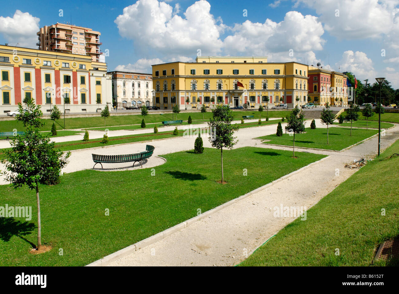 Piazza skanderbeg immagini e fotografie stock ad alta risoluzione - Alamy