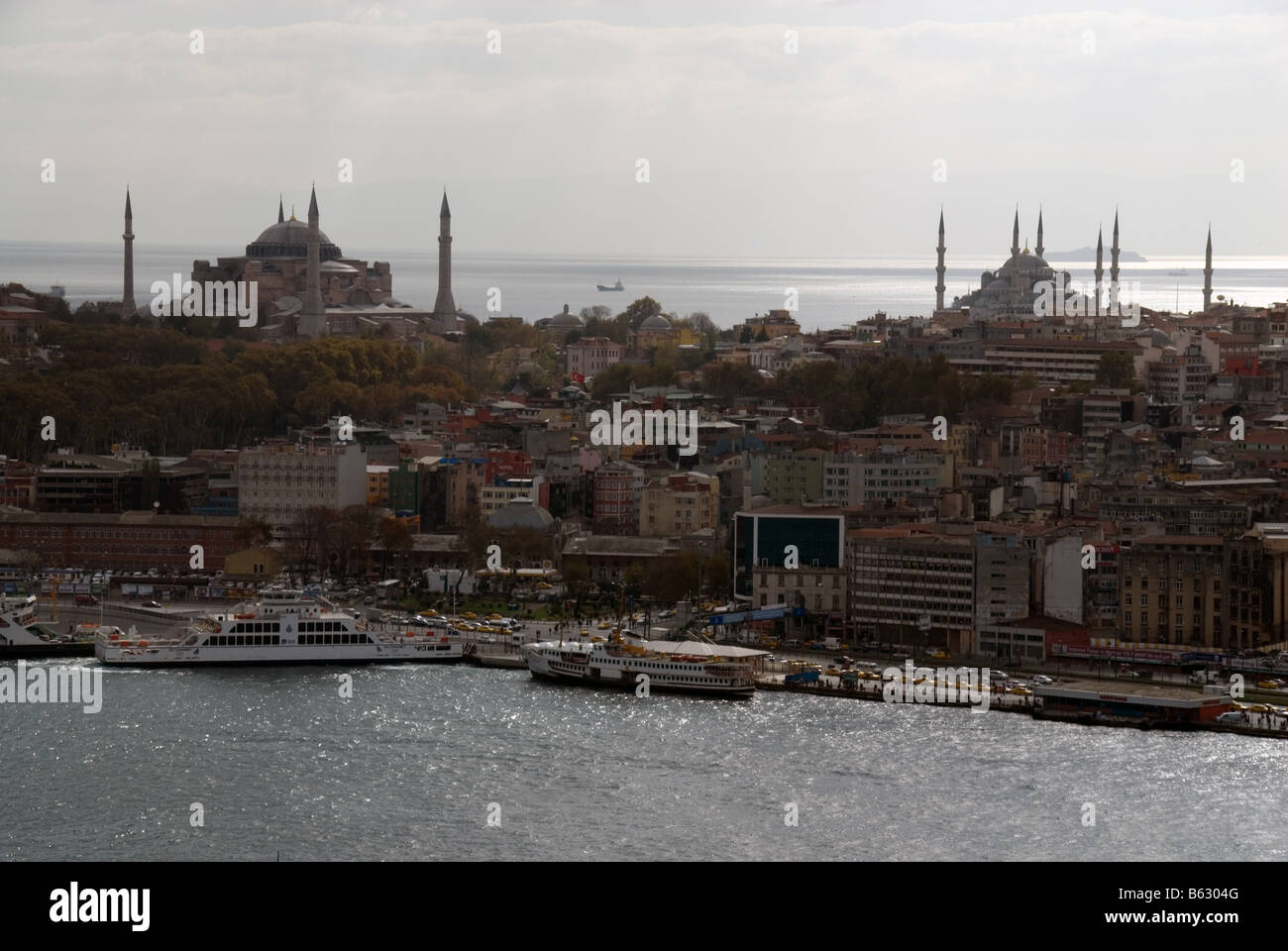Linea del cielo di istanbul immagini e fotografie stock ad alta ...