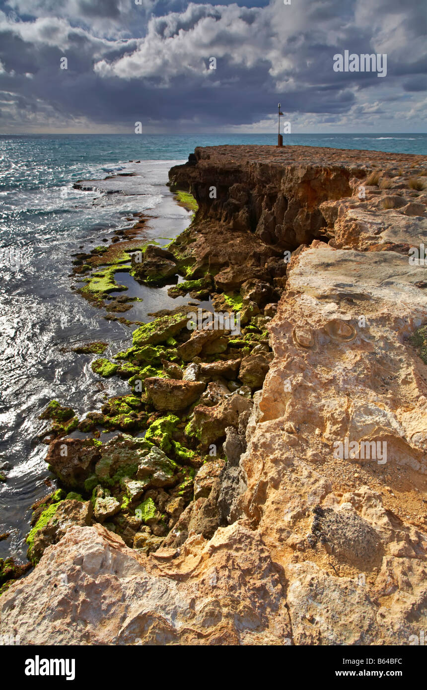 Limestone cliff immagini e fotografie stock ad alta risoluzione - Alamy