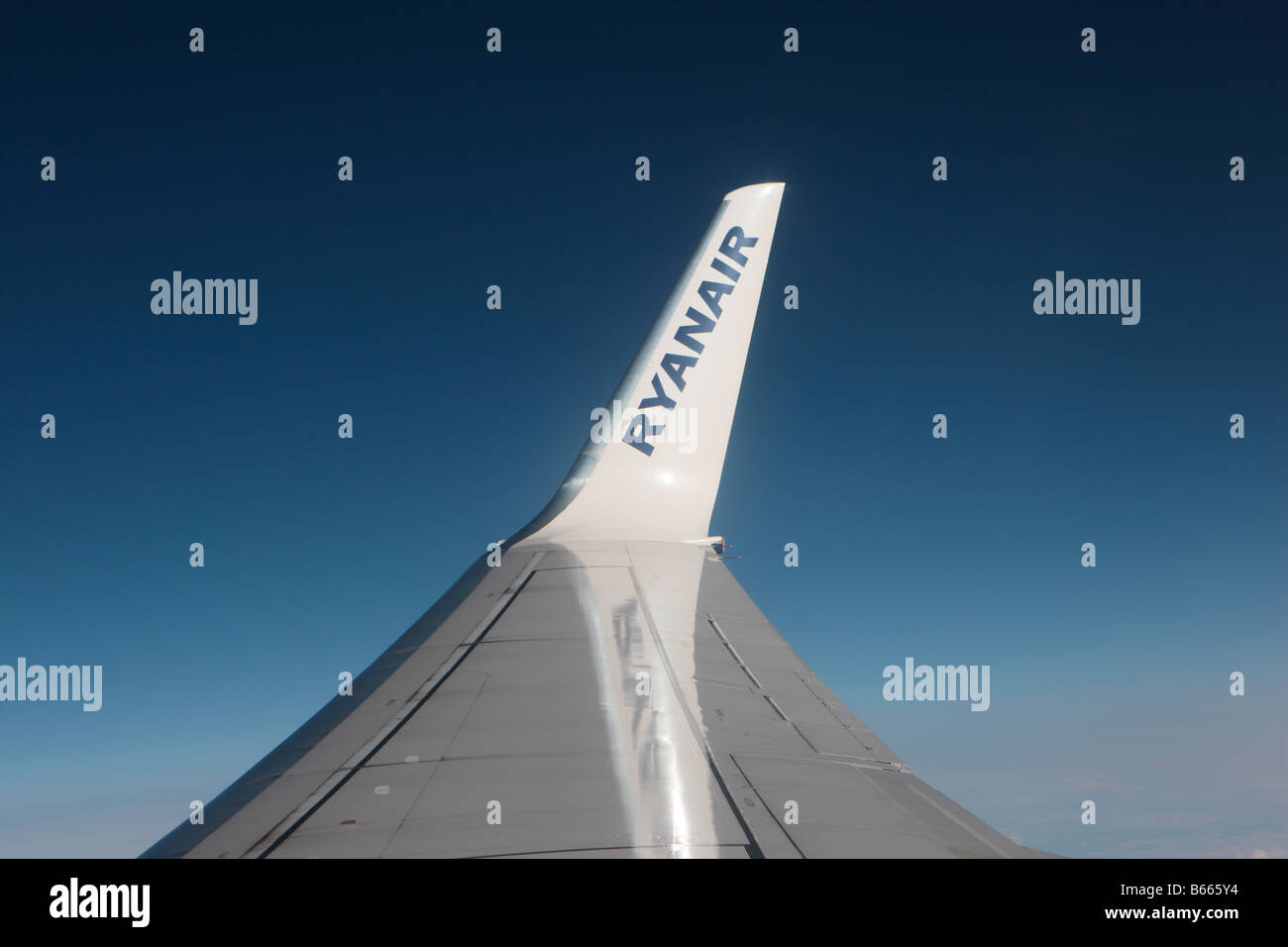 Logo ryanair immagini e fotografie stock ad alta risoluzione - Alamy