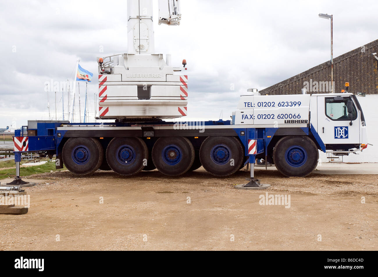 Gru mobile telescopica liebherr immagini e fotografie stock ad alta ...