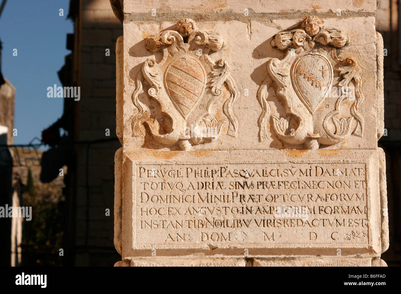Insegne romane immagini e fotografie stock ad alta risoluzione - Alamy