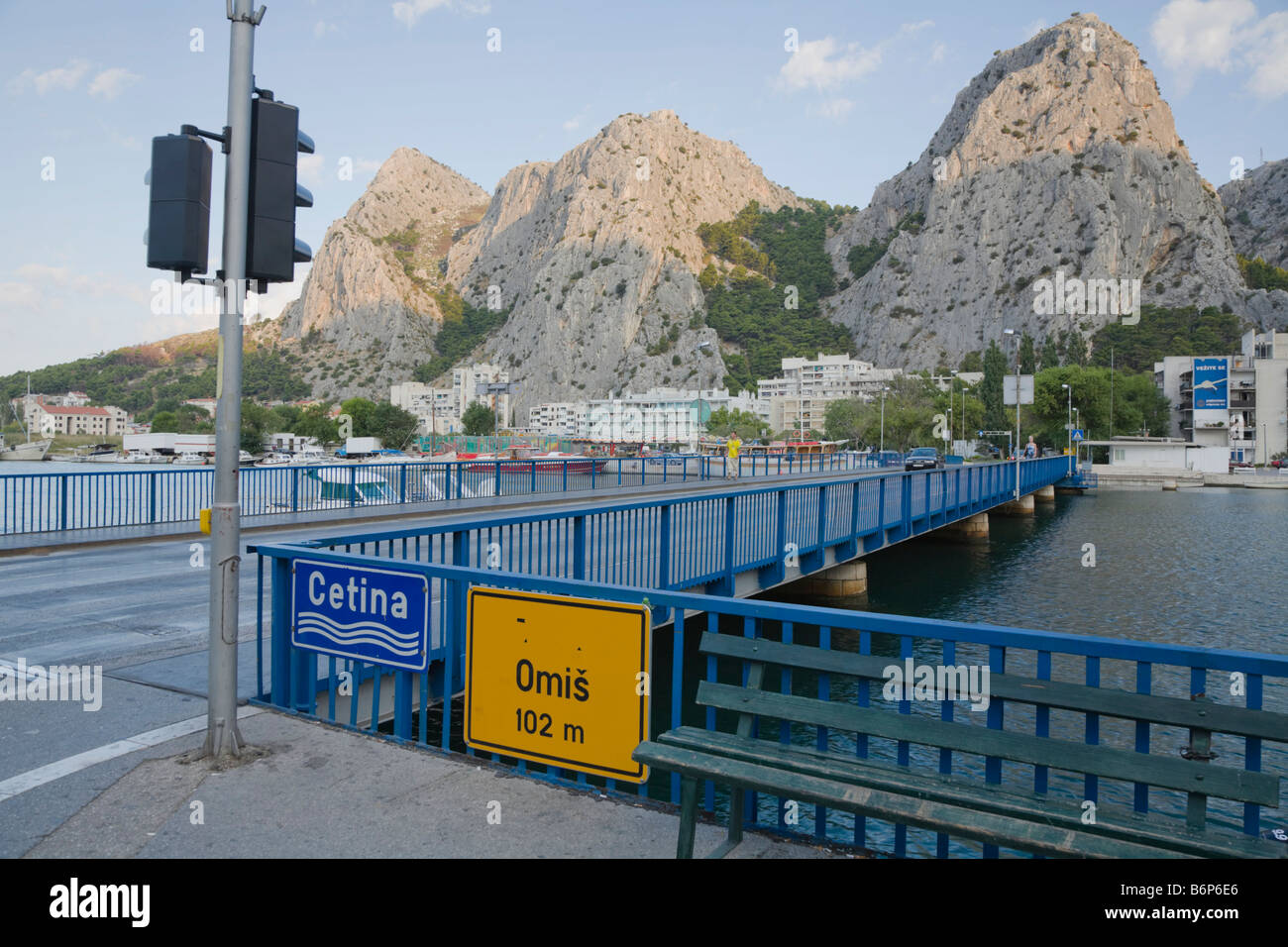 Omis ponte immagini e fotografie stock ad alta risoluzione - Alamy