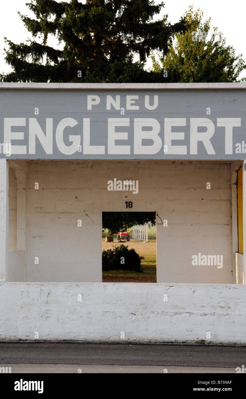 Pneu englebert immagini e fotografie stock ad alta risoluzione - Alamy