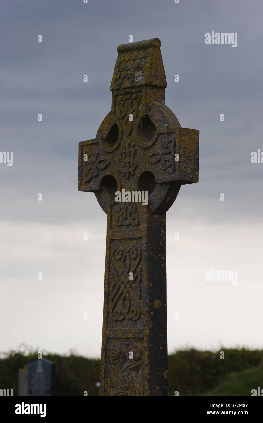 Croce celtica in un cimitero in irlanda immagini e fotografie stock ad ...