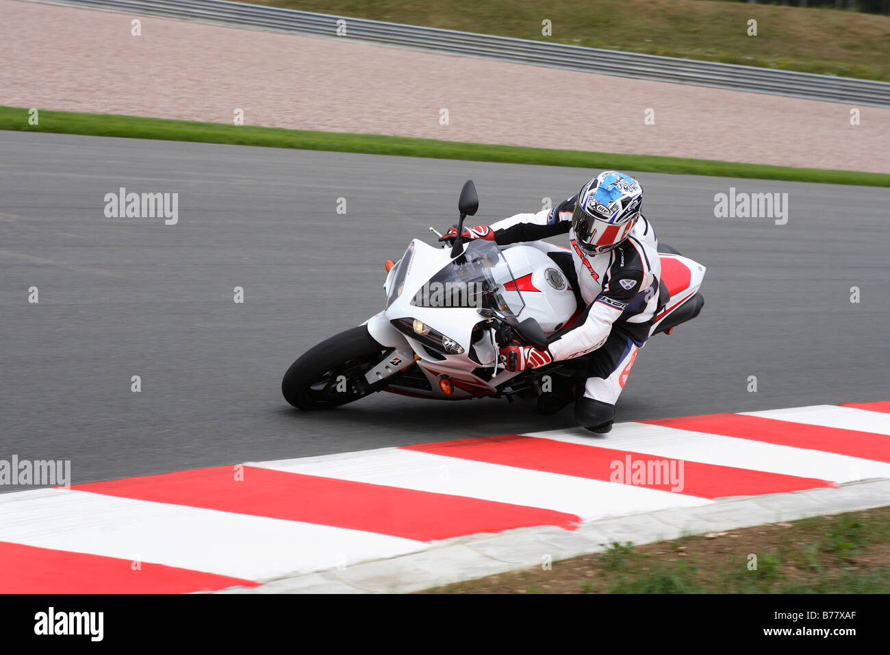 Motorcycle curve immagini e fotografie stock ad alta risoluzione - Alamy