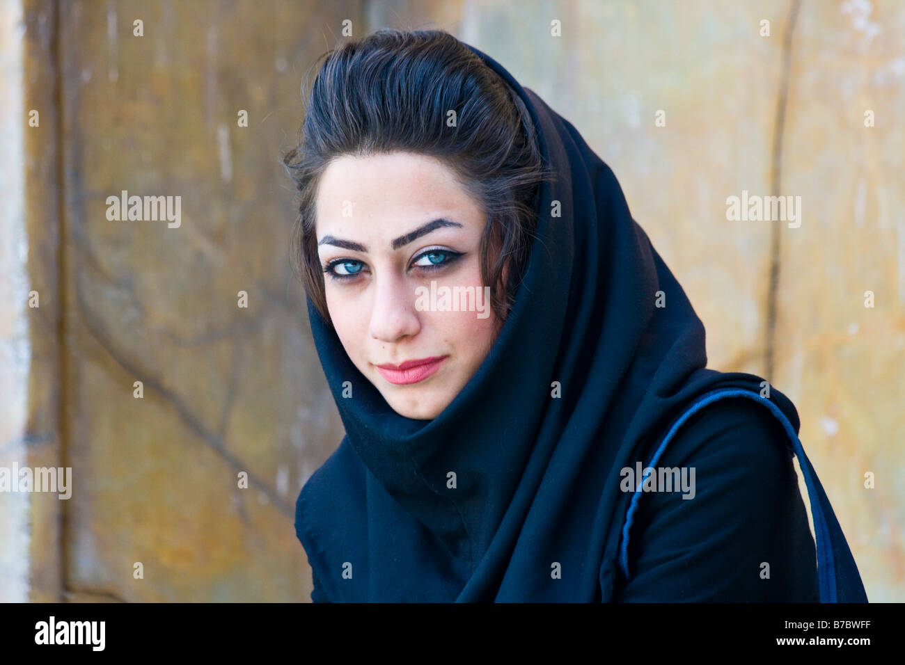 Donna in iran immagini e fotografie stock ad alta risoluzione - Alamy