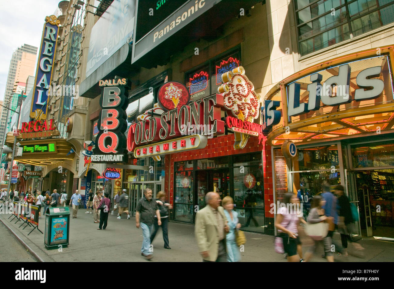 42nd street immagini e fotografie stock ad alta risoluzione - Alamy