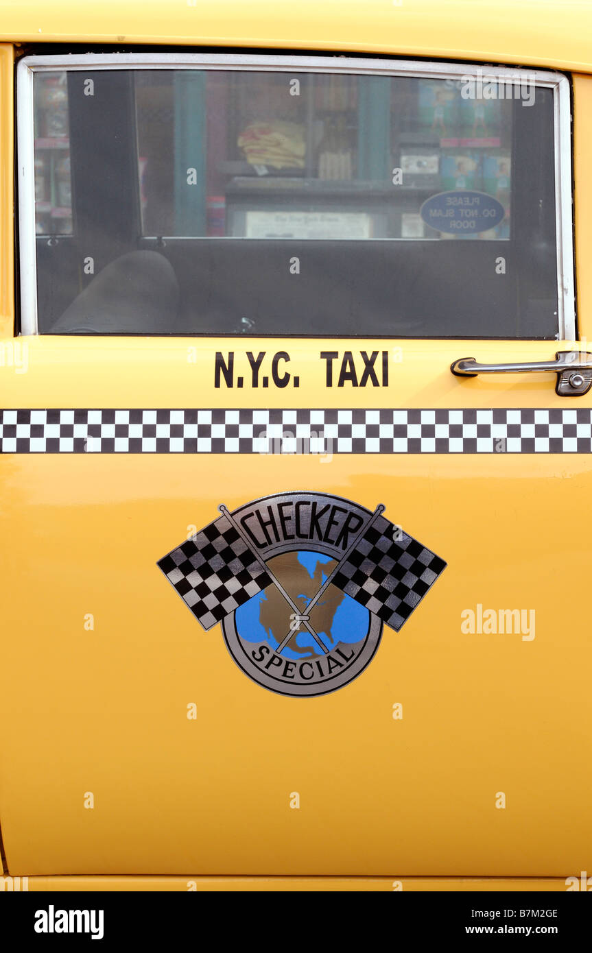 Checker taxi cab immagini e fotografie stock ad alta risoluzione - Alamy