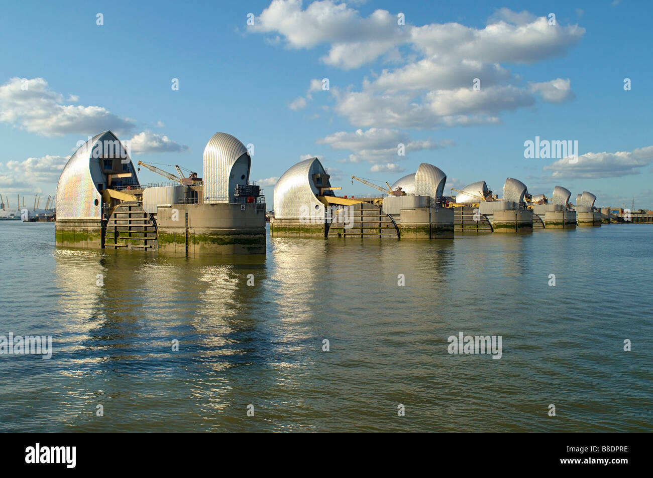 Una barriera di vista tamigi immagini e fotografie stock ad alta ...