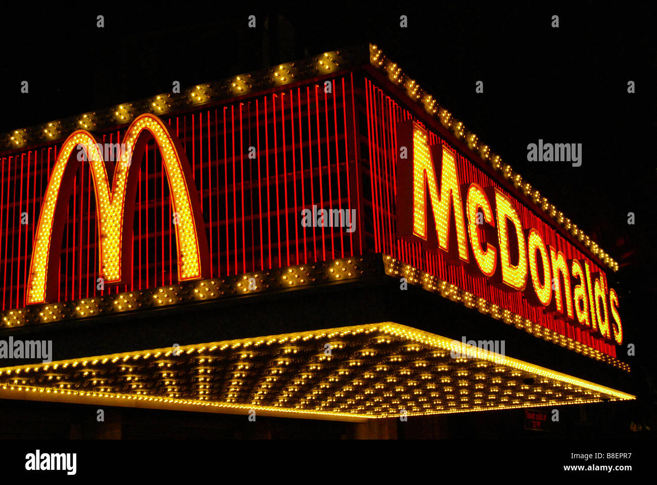 Neon light sign mcdonalds immagini e fotografie stock ad alta ...