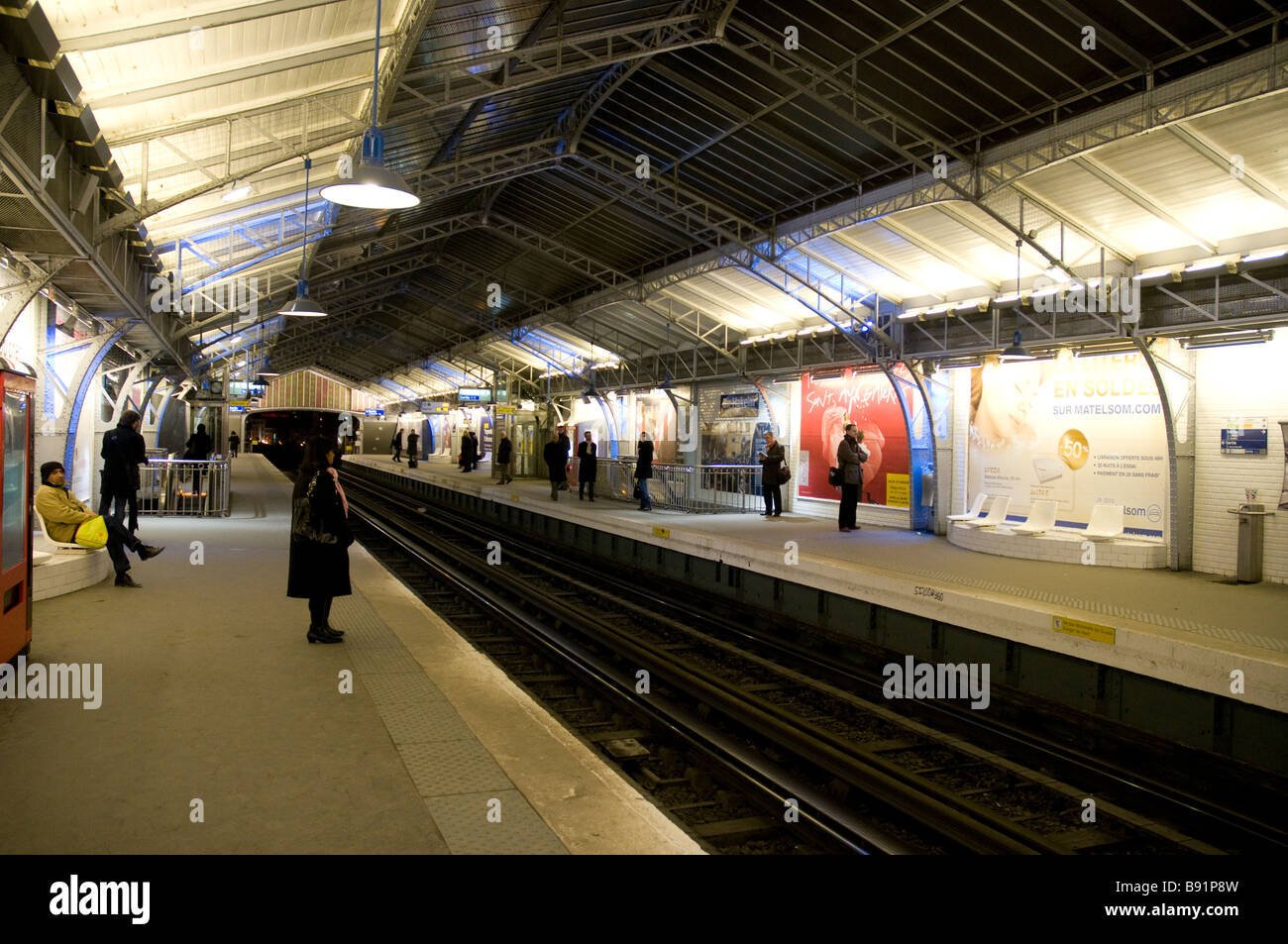 Linee della metropolitana di parigi immagini e fotografie stock ad alta ...