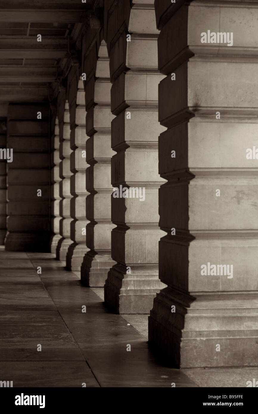 Pilastri grigi immagini e fotografie stock ad alta risoluzione - Alamy