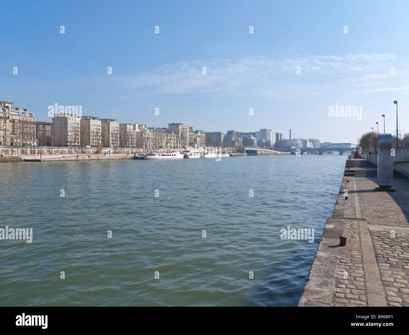 Chiatta della senna fluviale immagini e fotografie stock ad alta ...