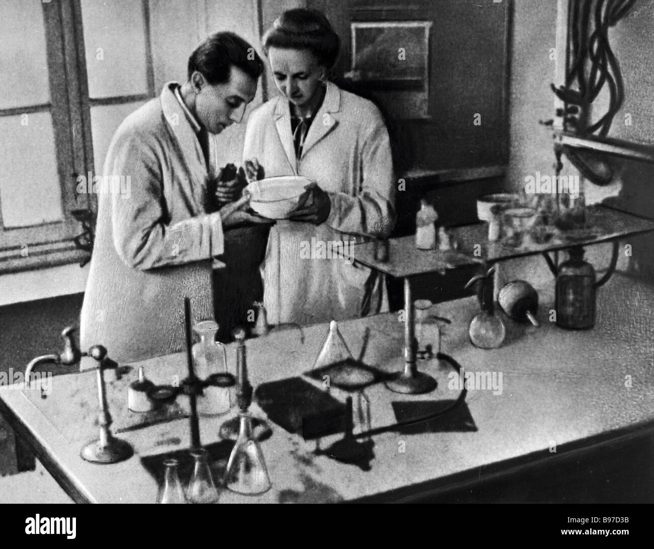 Irene Joliot Curie Immagini e Fotos Stock - Alamy
