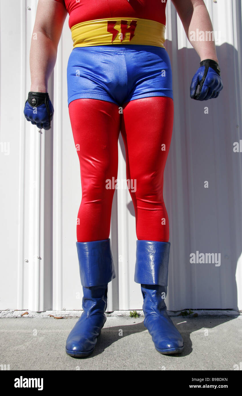 Superhero costume immagini e fotografie stock ad alta risoluzione - Alamy
