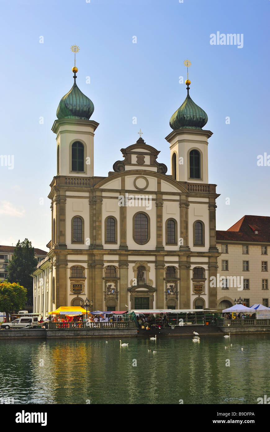 Cupola della chiesa gesuita immagini e fotografie stock ad alta ...