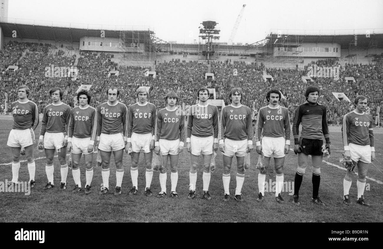 L'URSS nazionale di calcio da sinistra a destra Vladimir Bessonov Oleg ...