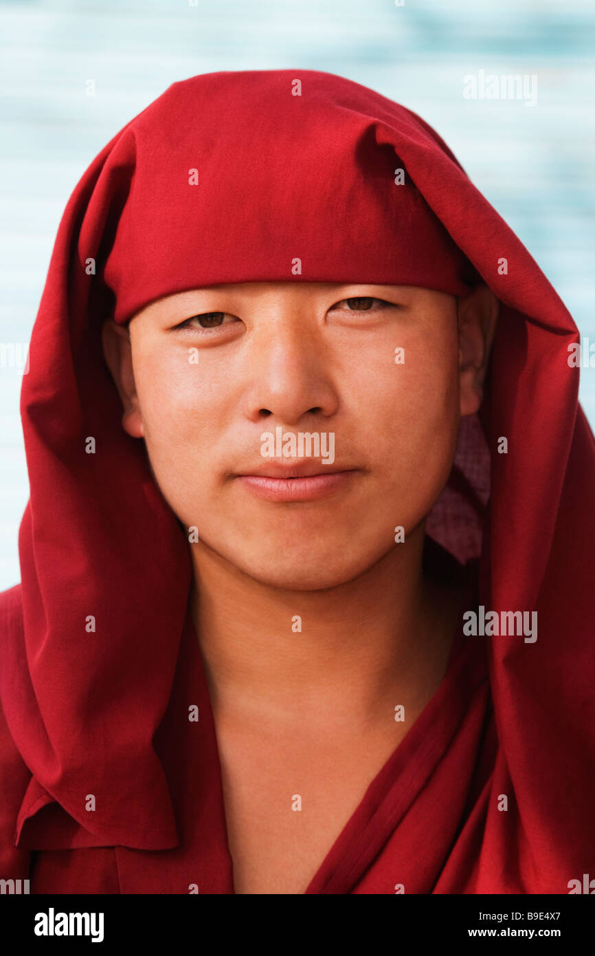 Vestito religioso immagini e fotografie stock ad alta risoluzione - Alamy