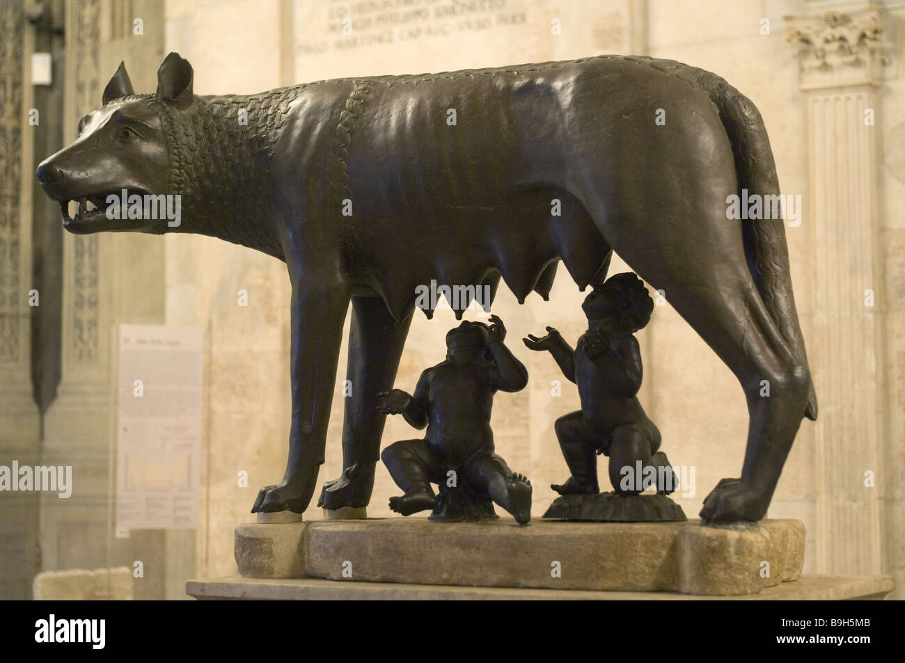 Lupo statua in bronzo museo capitolino immagini e fotografie stock ad ...