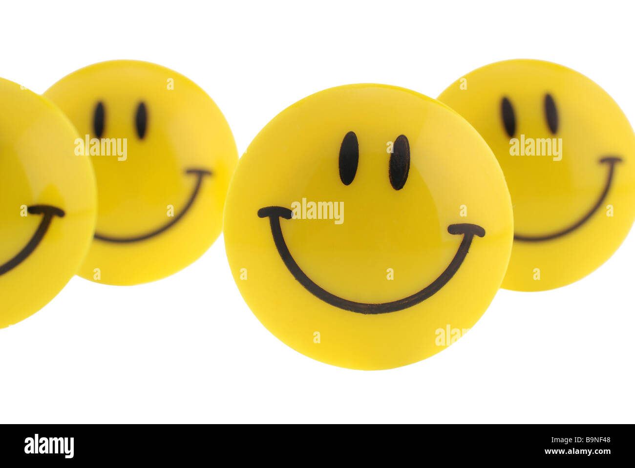 Smile un simbolo sorridente dalla plastica isolati su sfondo bianco ...