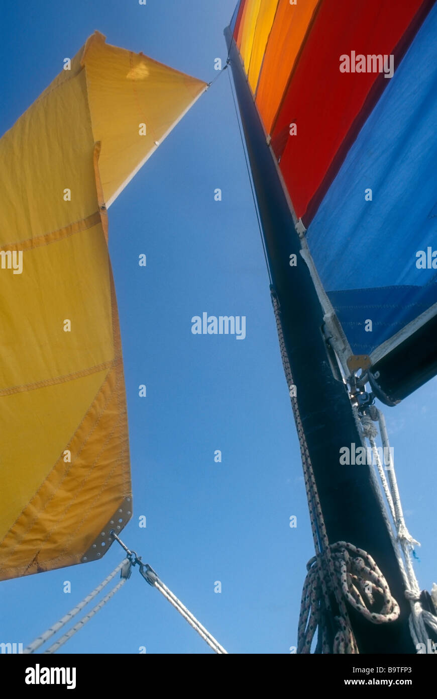 Vele colorate immagini e fotografie stock ad alta risoluzione - Alamy