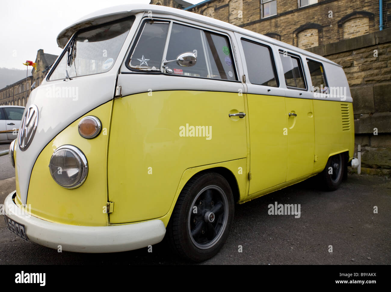 Split screen vw campervan immagini e fotografie stock ad alta ...