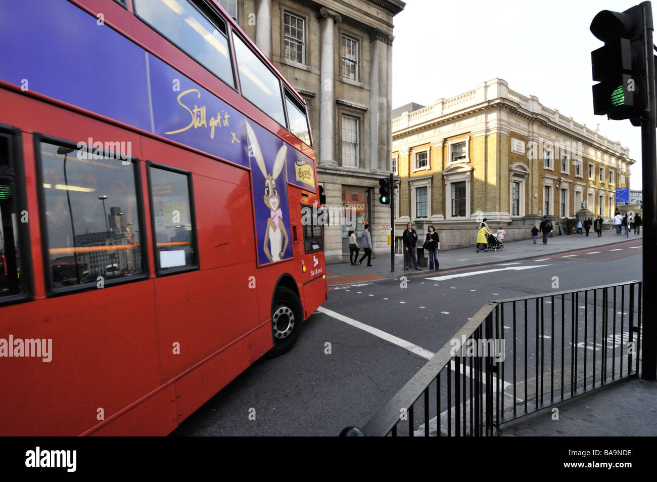 Lato autobus di londra immagini e fotografie stock ad alta risoluzione ...
