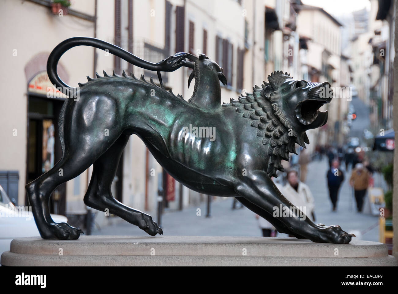 Un cast di bronzo dell'Arezzo Chimera etrusca/statua romana rinvenuti ...