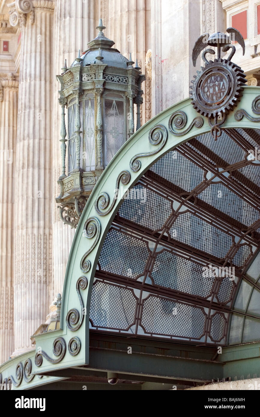 Lavoro In Ferro Art Deco Immagini e Fotos Stock - Alamy