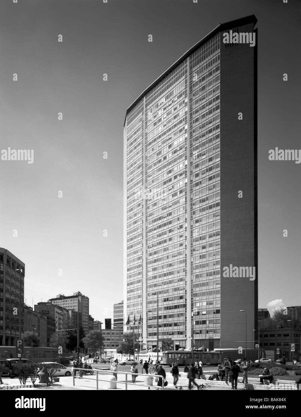 Edificio pirelli Foto e Immagini Stock in Bianco e Nero - Alamy