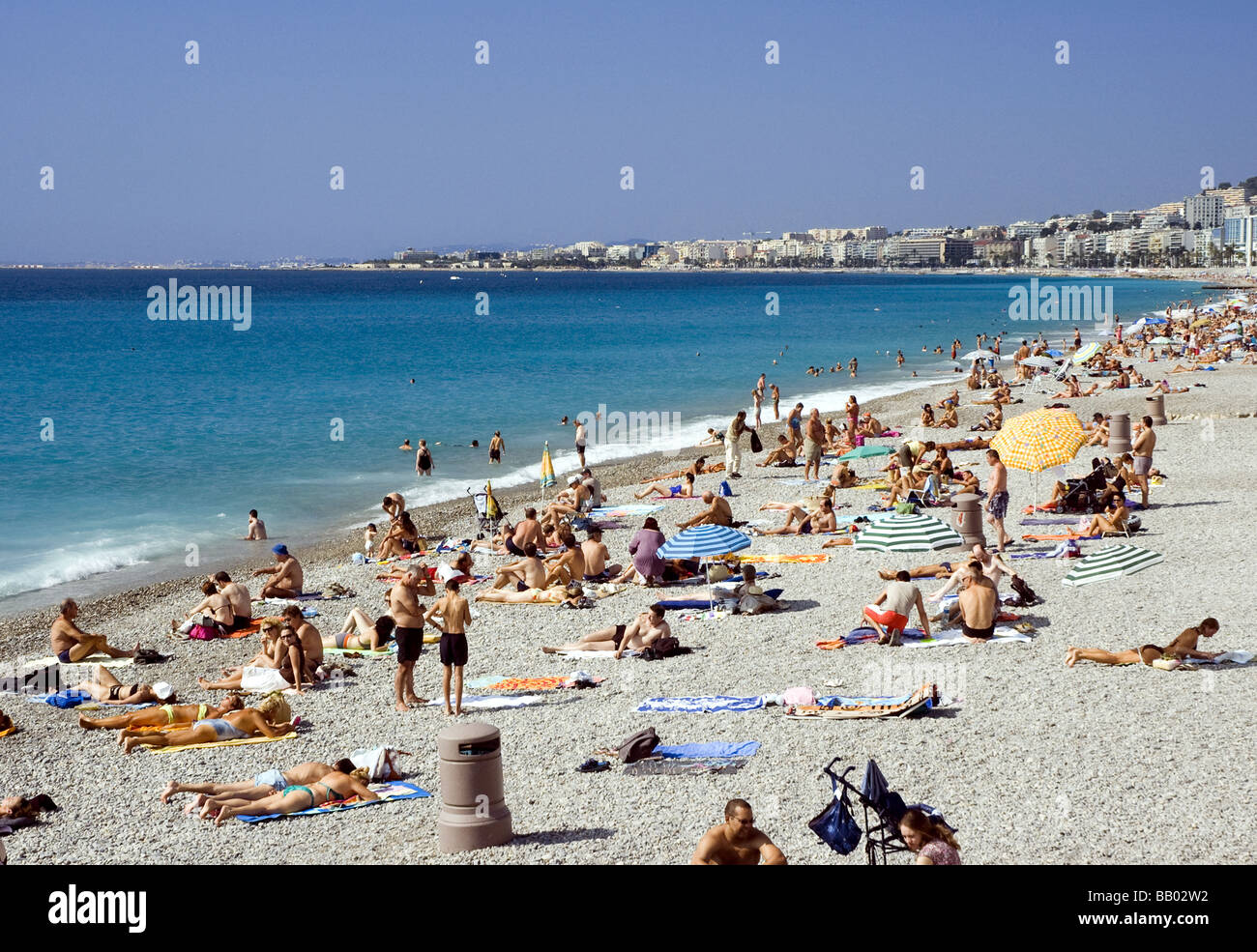 Nizza spiaggia immagini e fotografie stock ad alta risoluzione - Alamy