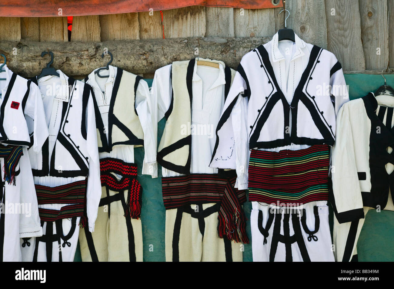 Costumi tradizionali albanesi immagini e fotografie stock ad alta ...