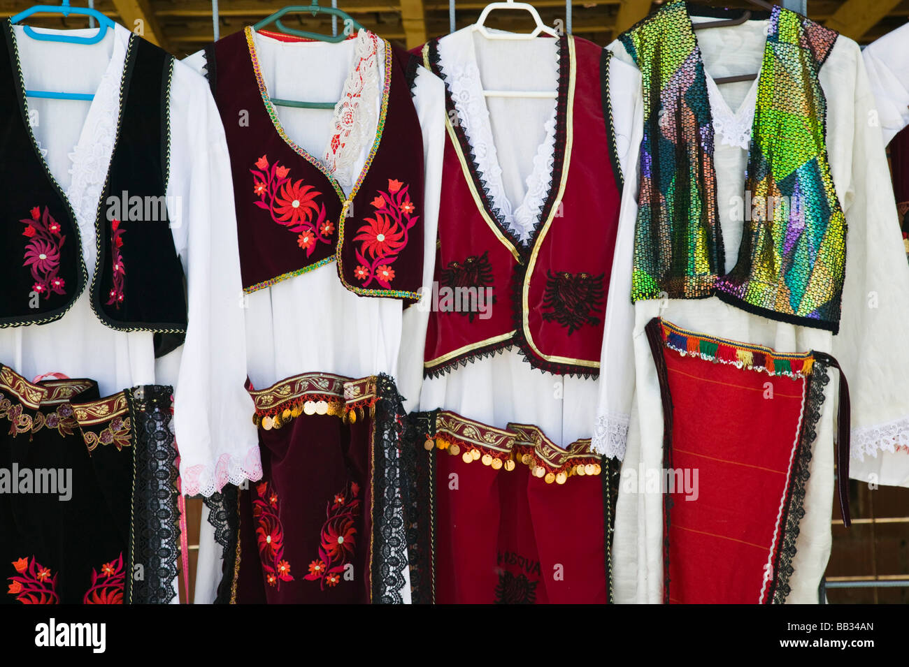 Traditional albanian costumes immagini e fotografie stock ad alta ...