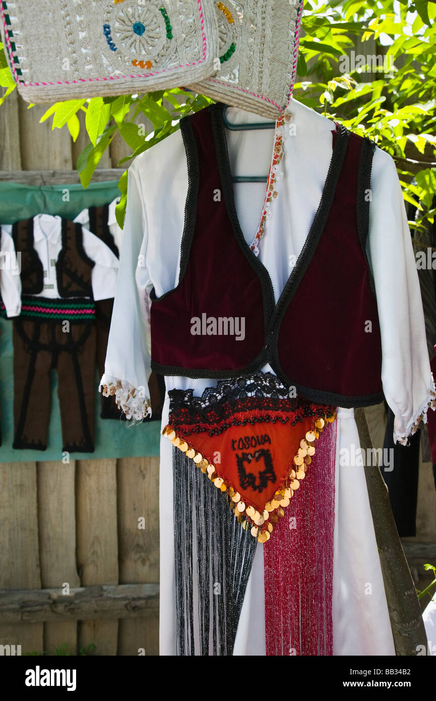 Traditional albanian costumes immagini e fotografie stock ad alta ...