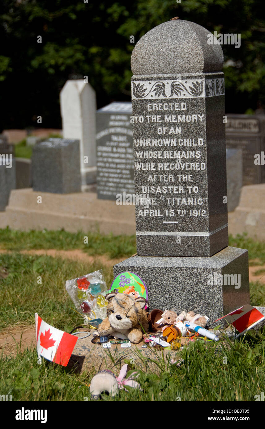 Titanic grave immagini e fotografie stock ad alta risoluzione - Alamy