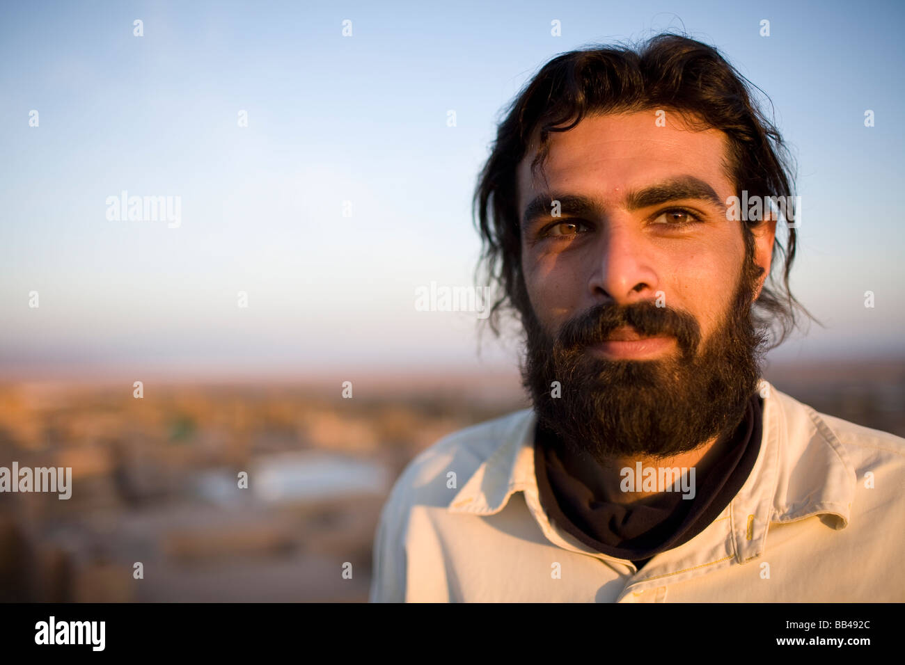 Ritratto di un uomo iraniano vicino a Garmeh, Iran Foto stock - Alamy