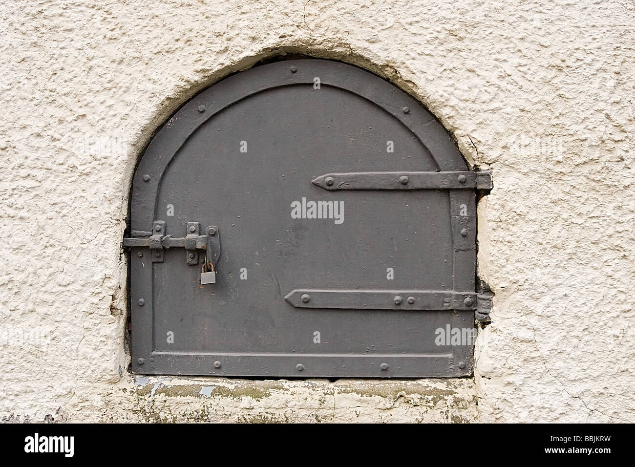 Piccola porta bianca immagini e fotografie stock ad alta risoluzione ...