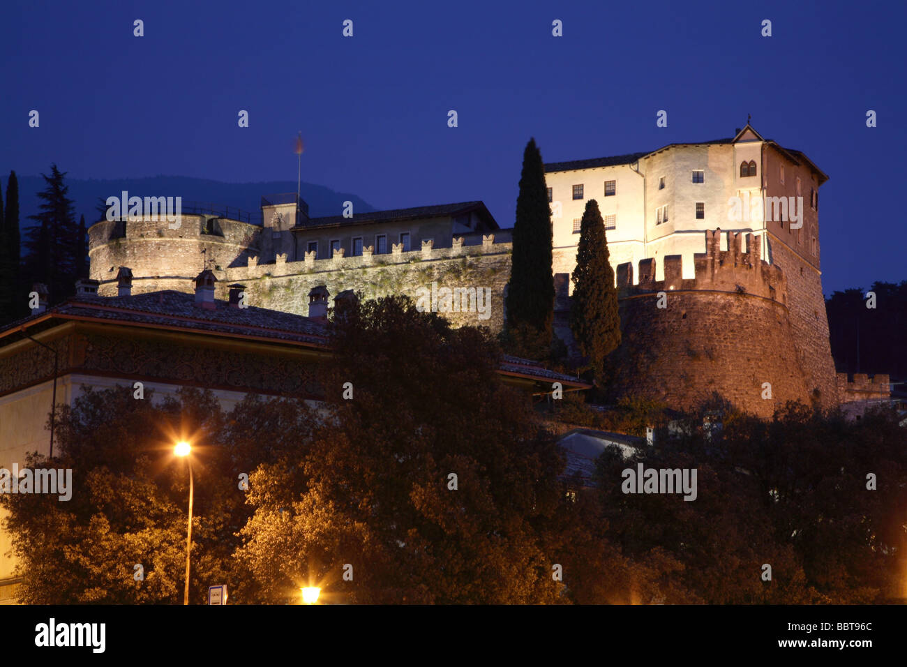 Castello di rovereto immagini e fotografie stock ad alta risoluzione ...